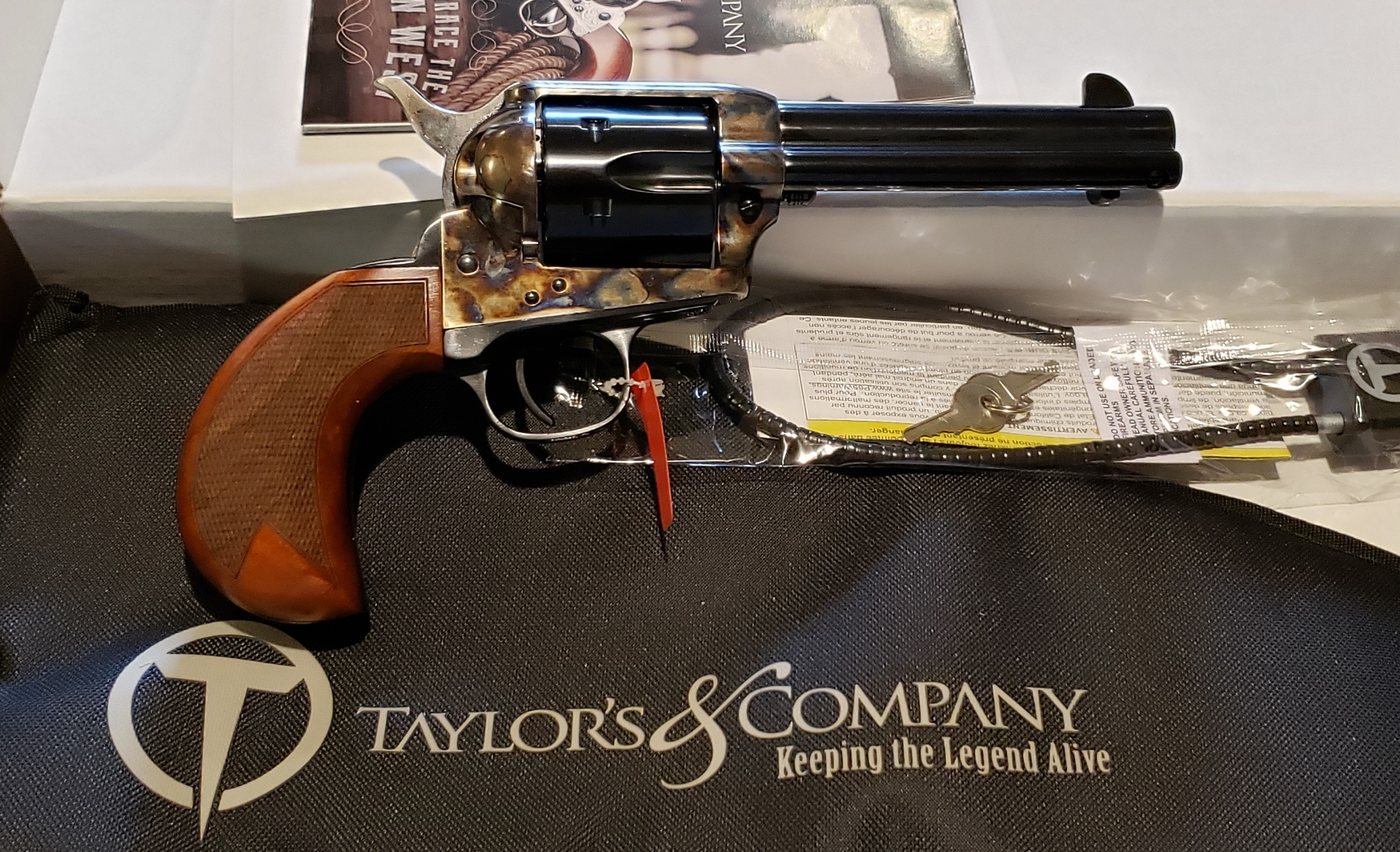 Taylors / Uberti 1873 Cattleman 4.75″ Birdshead 45lc 555152 NEW | Ellis ...