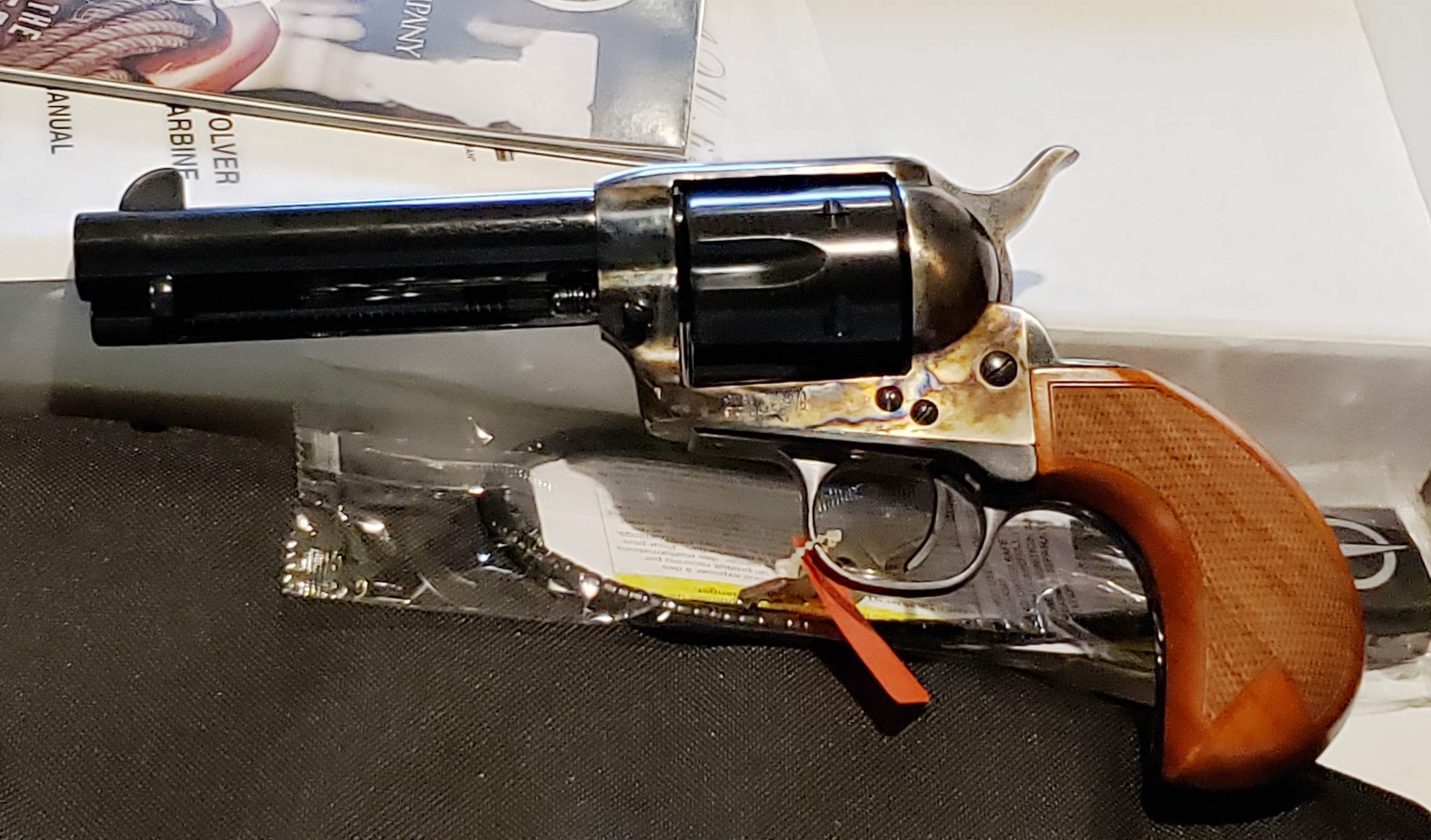 Taylors / Uberti 1873 Cattleman 4.75″ Birdshead 45lc 555152 NEW | Ellis ...