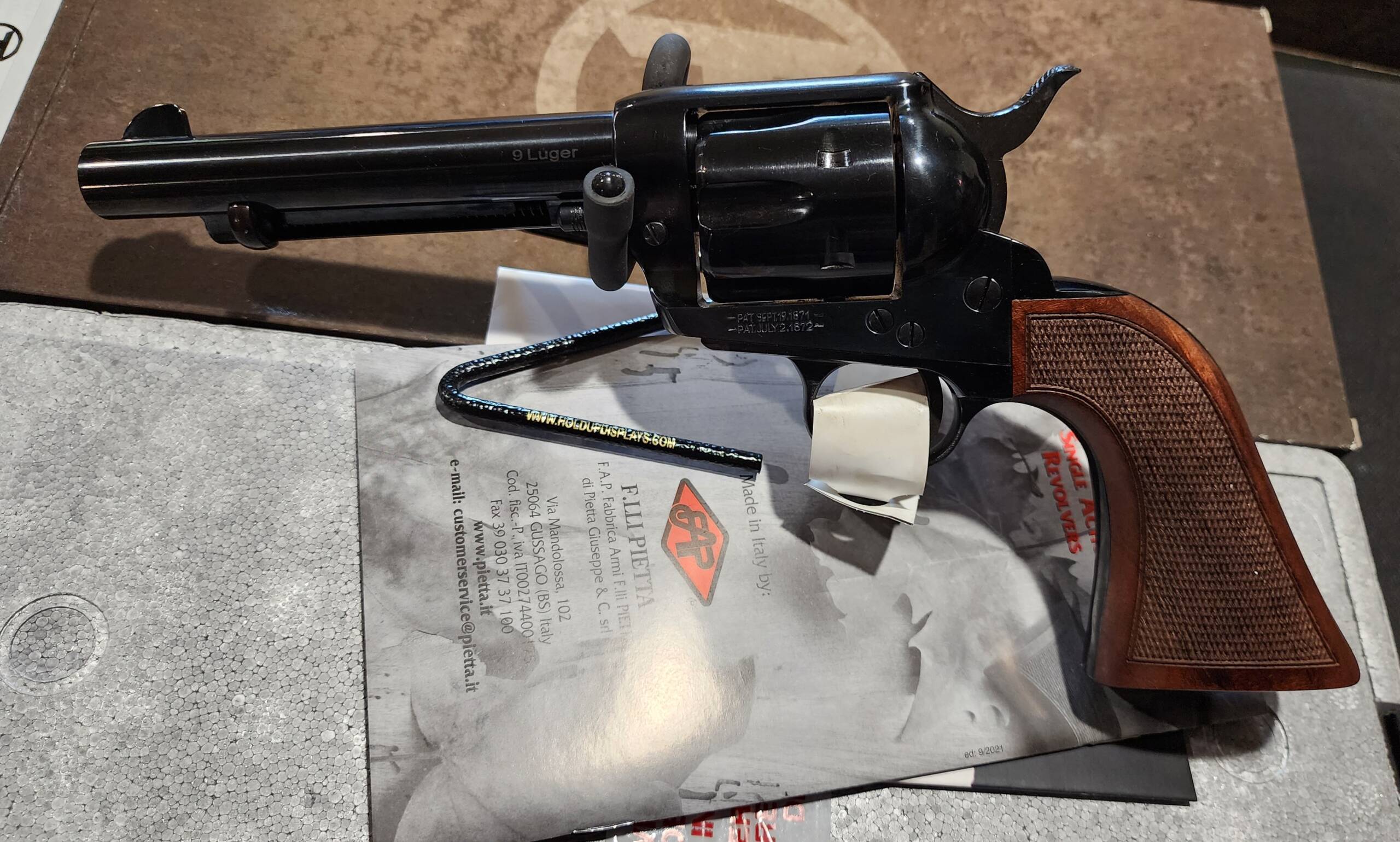 Taylors/Pietta 1873 SA TC9 5.5″ Blued / Walnut Army Grips 9mm 200108 ...